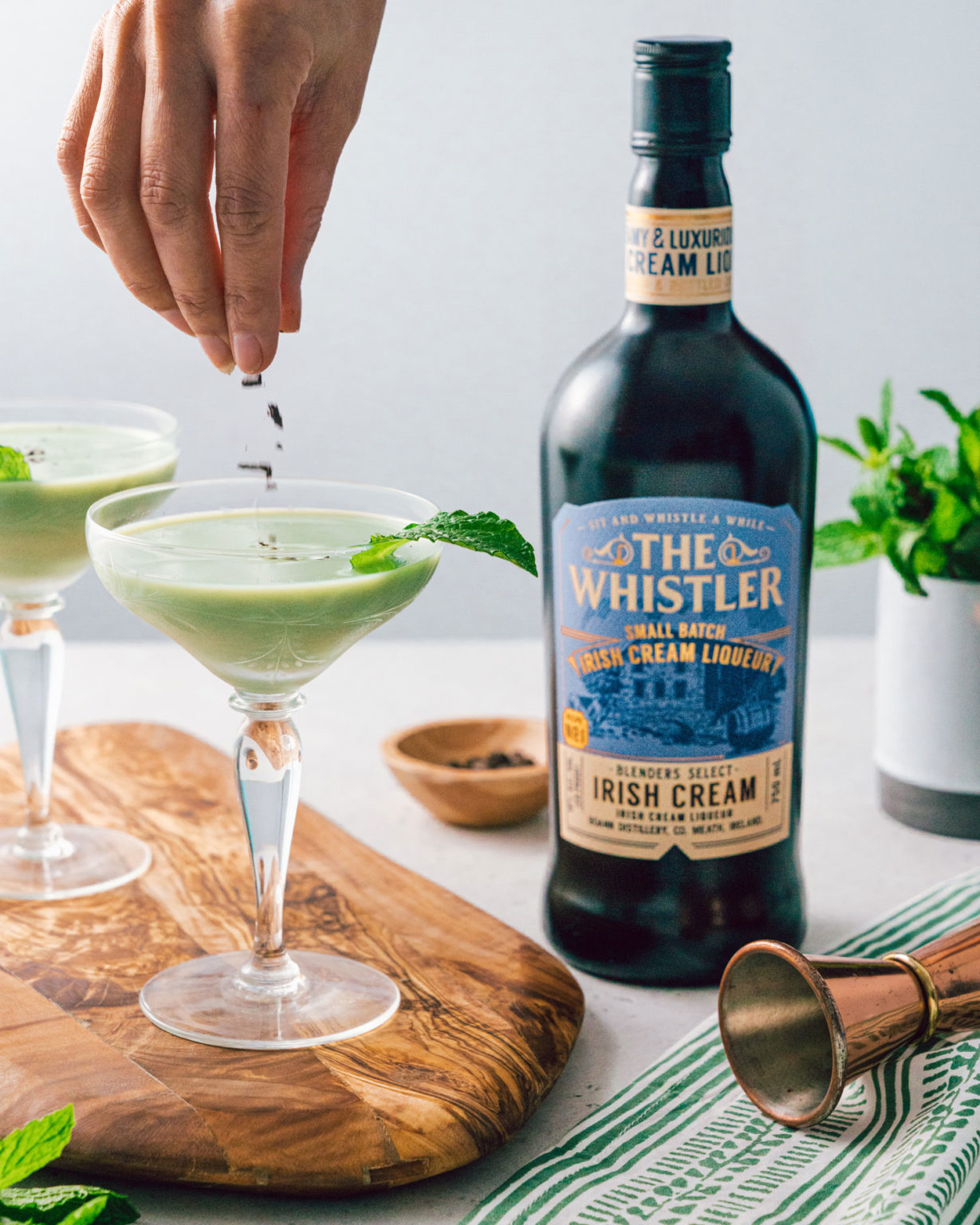 'Whistling Grasshopper' Irish Cream Cocktail - The Social Sipper