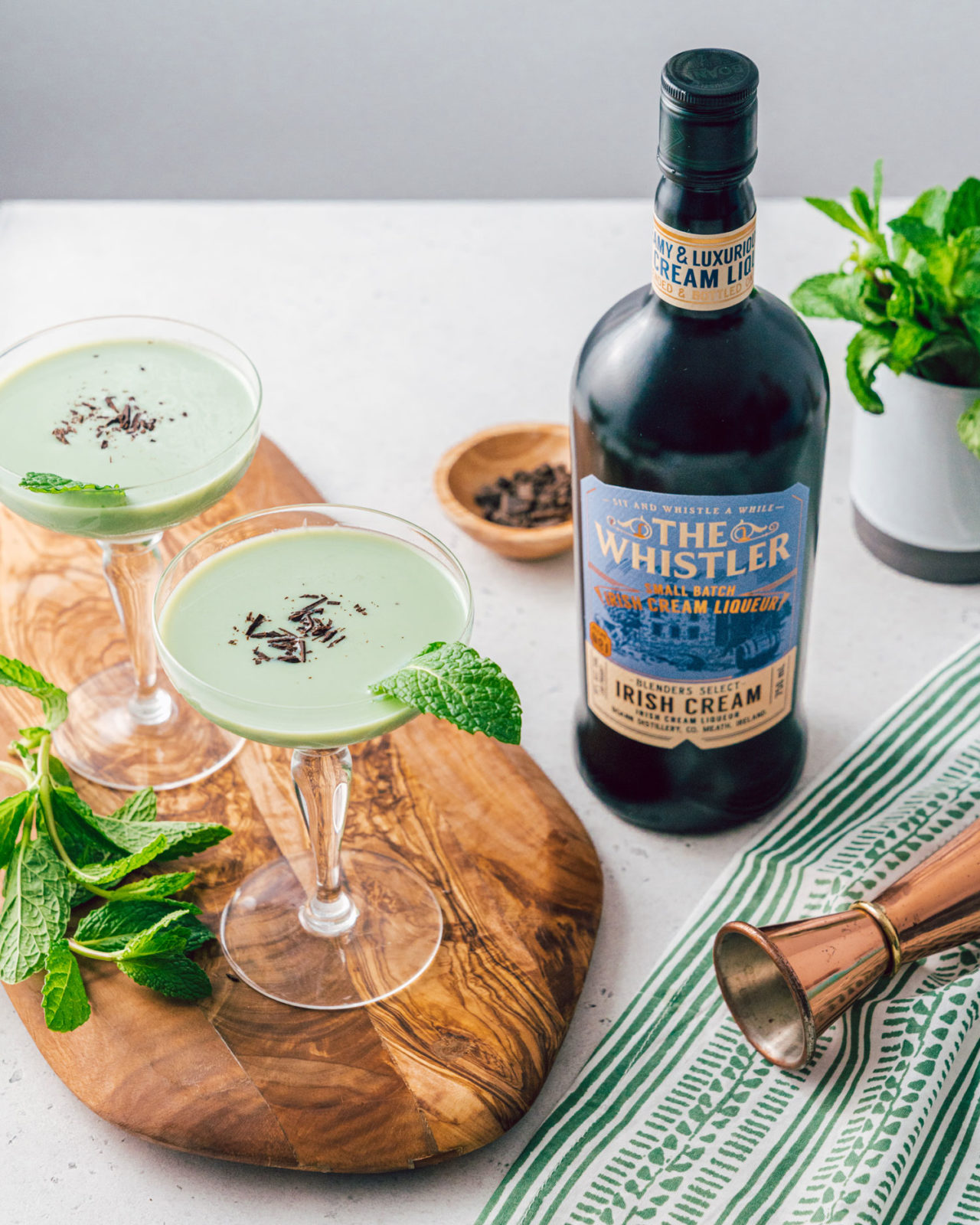 'Whistling Grasshopper' Irish Cream Cocktail - The Social Sipper
