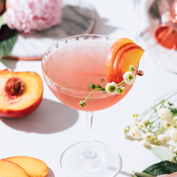 Peach Empress Sparkler - The Social Sipper