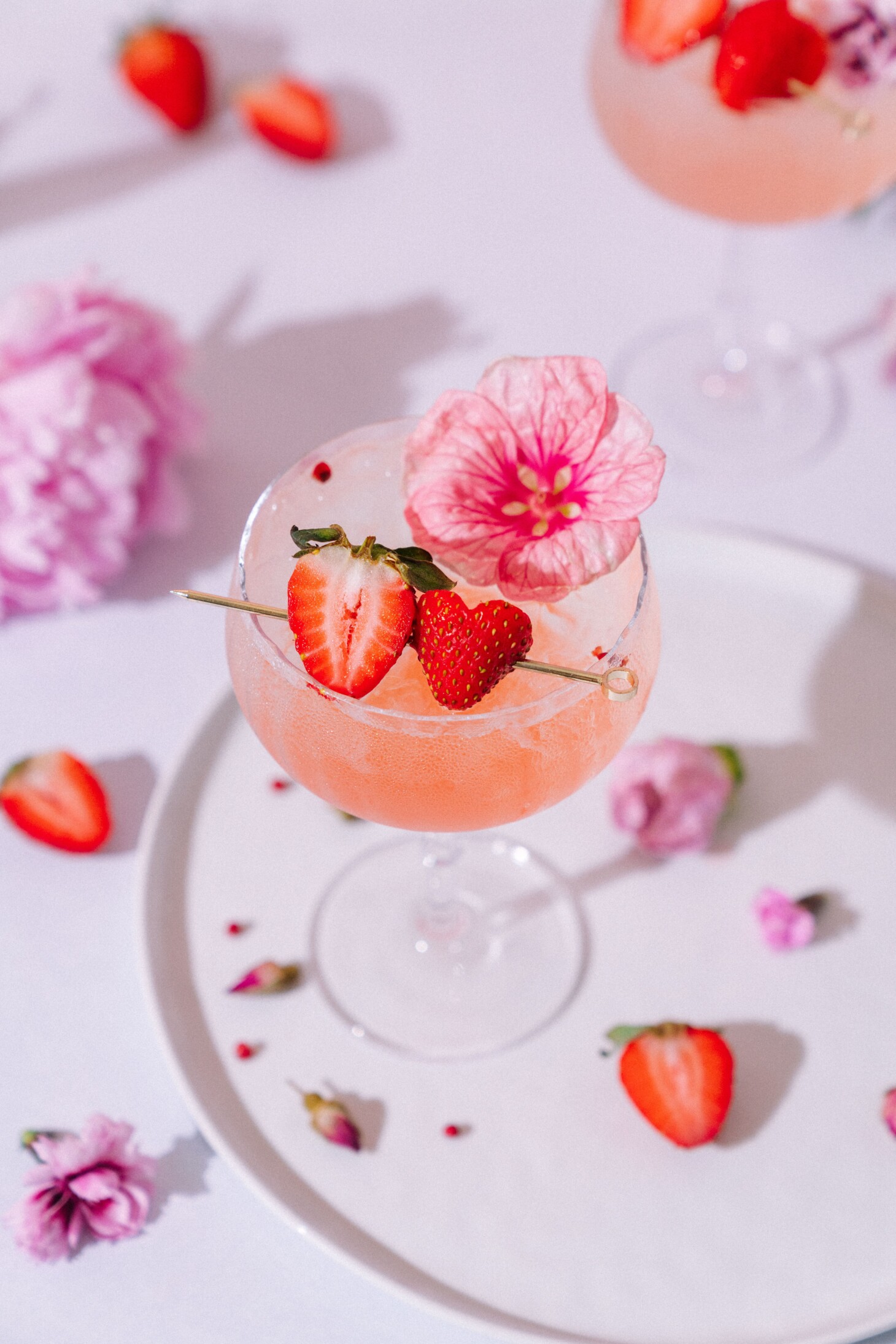 Berry Besties Spritzer - The Social Sipper