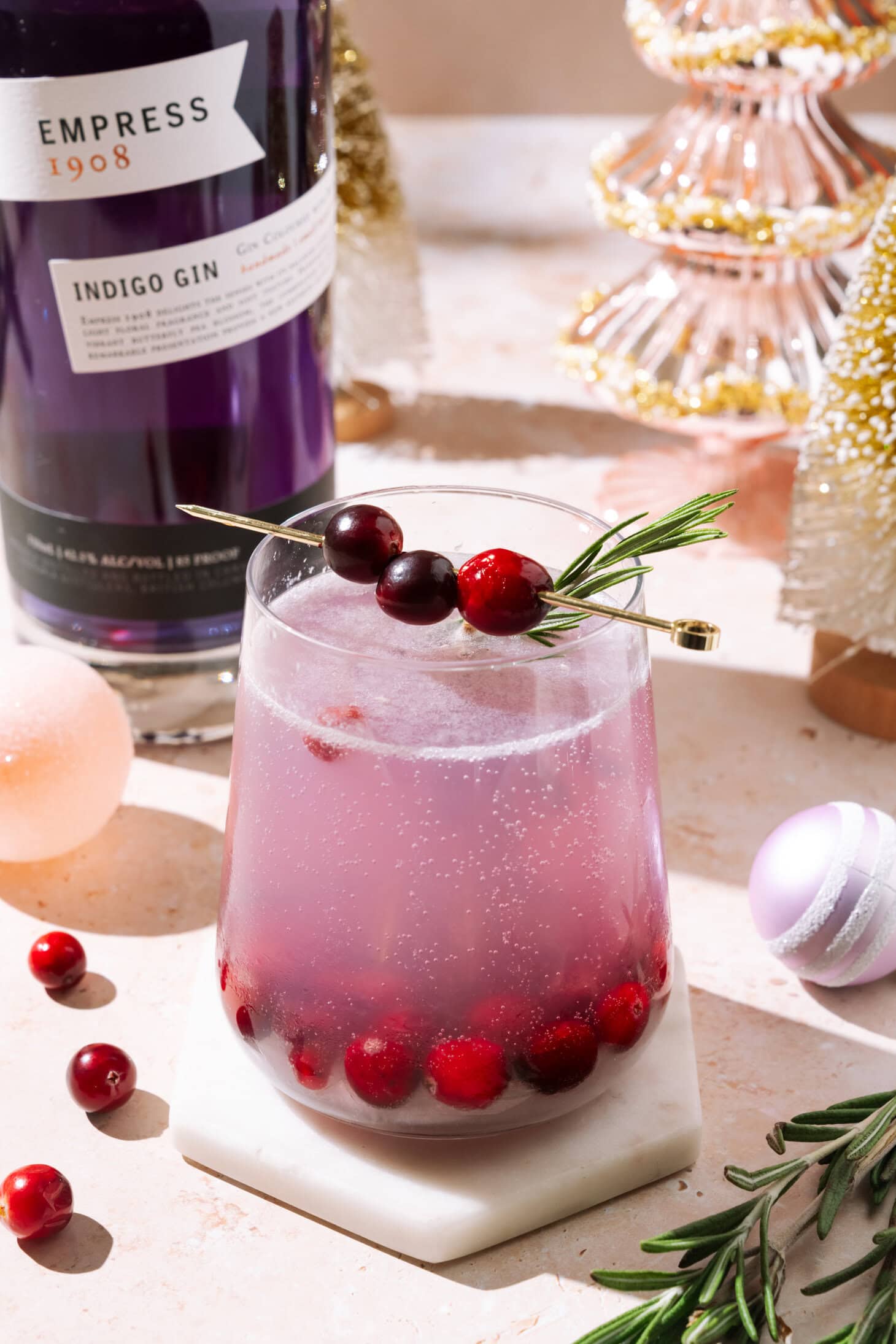 50+ Holiday Cocktails & Mocktails to Sip This Season - The Social Sipper